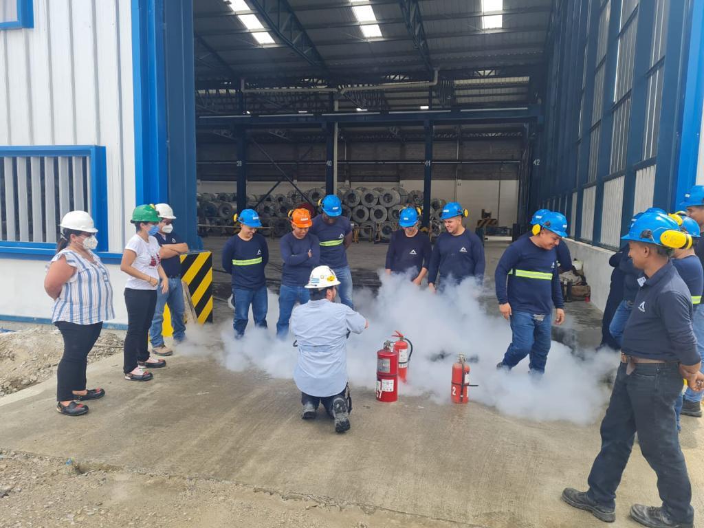 Formación de brigadas de emergencia. – Acesco